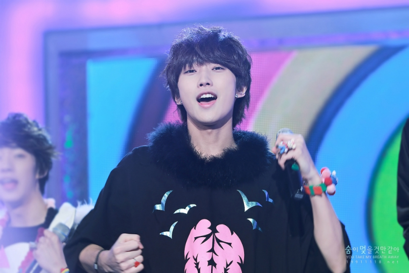 눈매가 매력적인 B1A4 진영 - 인스티즈(instiz) 연예잡담 카테고리