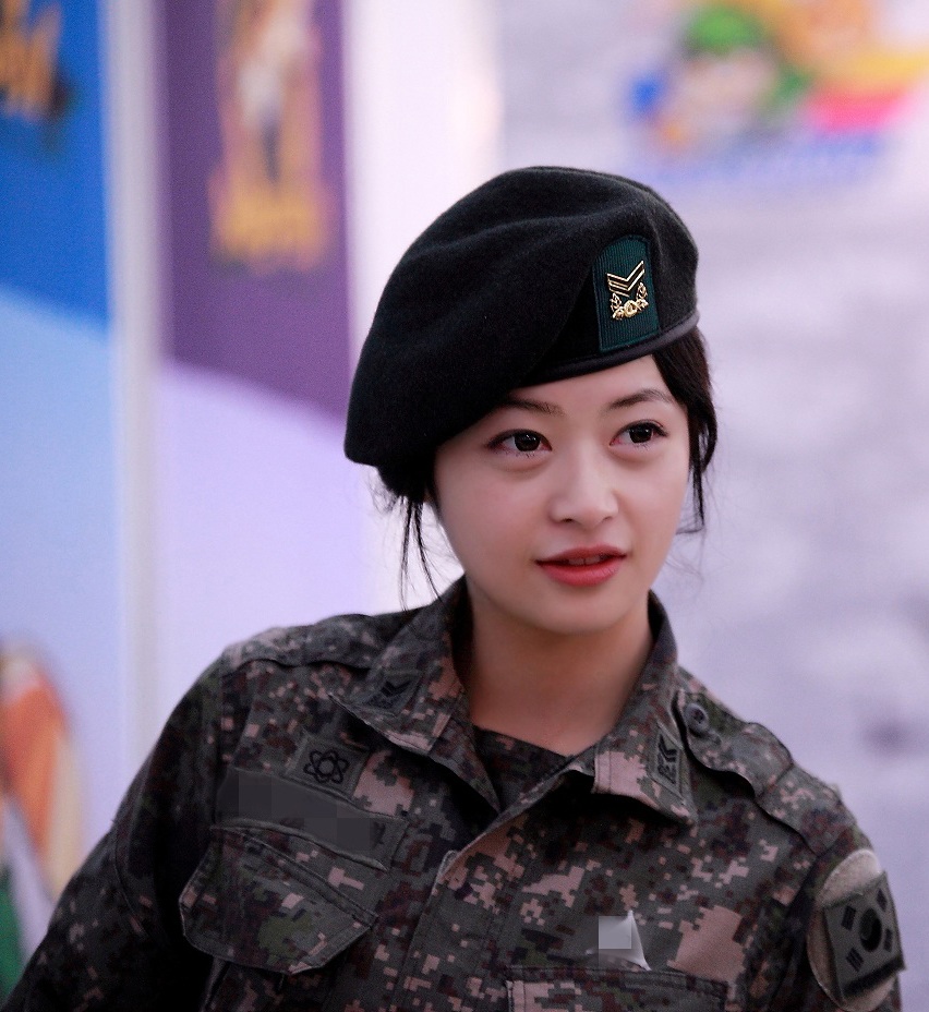 흔한 여군중사의 비주얼 - 인스티즈(instiz) 이슈 카테고리