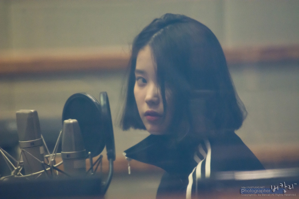 일진언니 돋는 아이유 - 인스티즈(instiz) 인티포털 카테고리