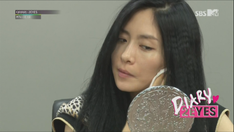 방송에서 화장지운 신인여자아이돌.jpg - 인스티즈(instiz) 이슈 카테고리