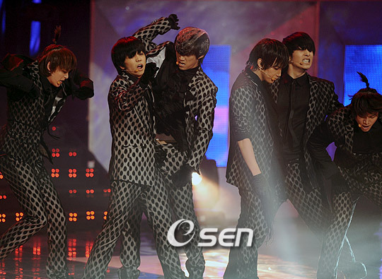 2PM, 2주연속 뮤티즌송 수상‥'재범 아이러브유' - 인스티즈(instiz) 이슈 카테고리