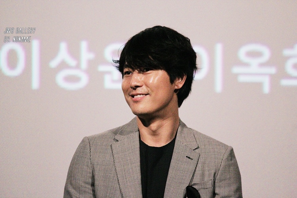 정우성 감시자들 무대인사 사진 ㅎㄷㄷ 인스티즈 Instiz 이슈 카테고리