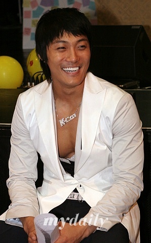 [KCM] KCM과 함께 알아보는 여자들이 싫어하는 남자 워스트 아이템 10 - 인스티즈(instiz) 이슈 카테고리