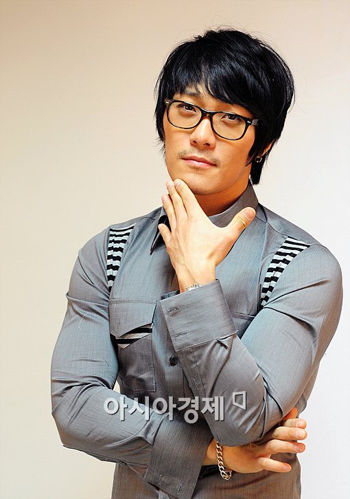 [KCM] KCM과 함께 알아보는 여자들이 싫어하는 남자 워스트 아이템 10 - 인스티즈(instiz) 이슈 카테고리