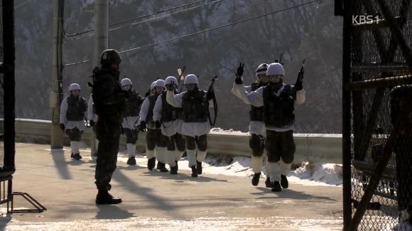 이걸보고도 군인들이 집지키는 개일까?(DMZ 다큐1편) - 인스티즈(instiz) 이슈 카테고리