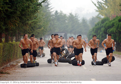 한국 UDT 몸 vs미국 us marine 몸 - 인스티즈(instiz) 이슈 카테고리