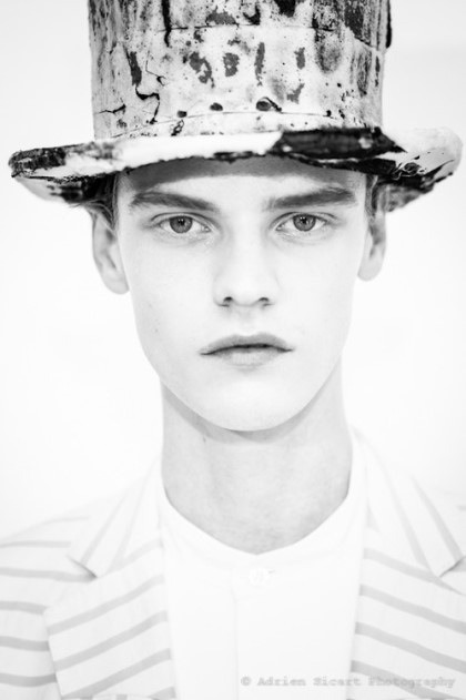 네덜란드모델 (Bart Grein) +눈부심주의 - 인스티즈(instiz) 이슈 카테고리