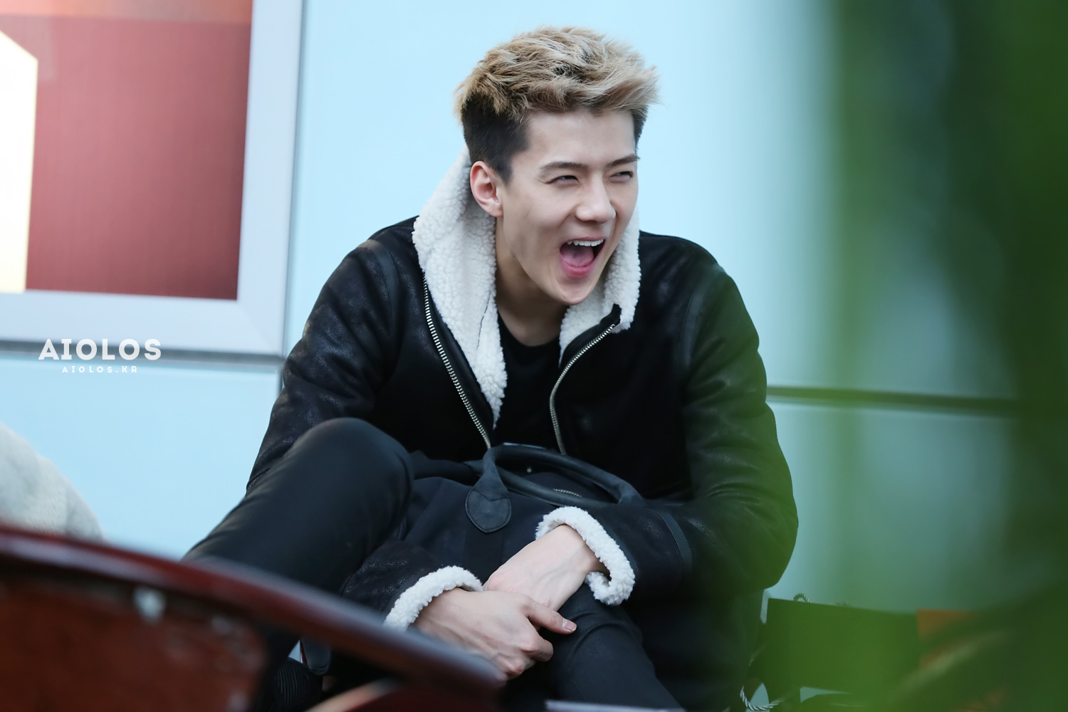 ㄱ [Mission] 공항에서 Mr.변을 만나 헤로인을 받아올 것. - 인스티즈(instiz) 엑소 카테고리