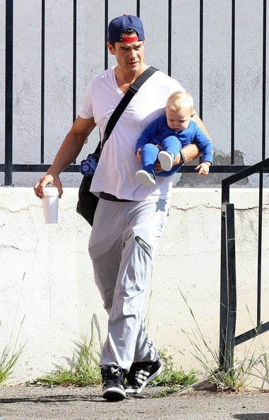 요즘 천조국 누나 씹덕사 강요하는 셀렙베이비(father.조쉬두하멜&마이클부블레) - 인스티즈(instiz) 이슈 카테고리