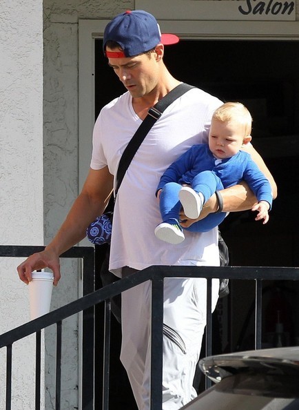 요즘 천조국 누나 씹덕사 강요하는 셀렙베이비(father.조쉬두하멜&마이클부블레) - 인스티즈(instiz) 이슈 카테고리