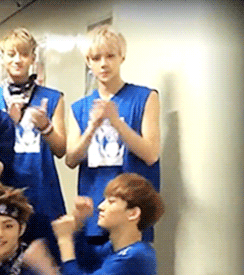 의외로 여자들이 좋아하는 어깨를 갖고있는 남자아이돌 들 - 인스티즈(instiz) 인티포털 카테고리