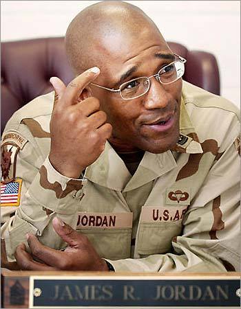 한국 에서 군복무하는 마이클조던 의 형 (평택 ,파주) - 인스티즈(instiz) 이슈 카테고리