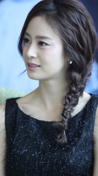 묶은머리가 느므느므 예쁜 김태희.jpg - 인스티즈(instiz) 이슈 카테고리